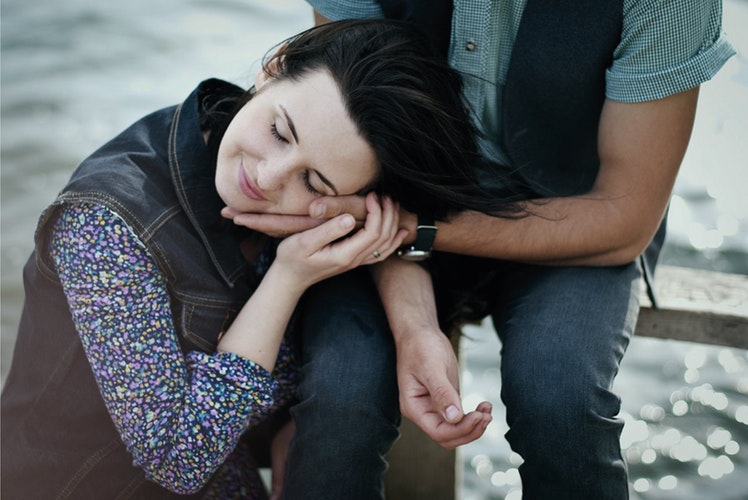ABOUT US - Cuddling Comfort Lounge